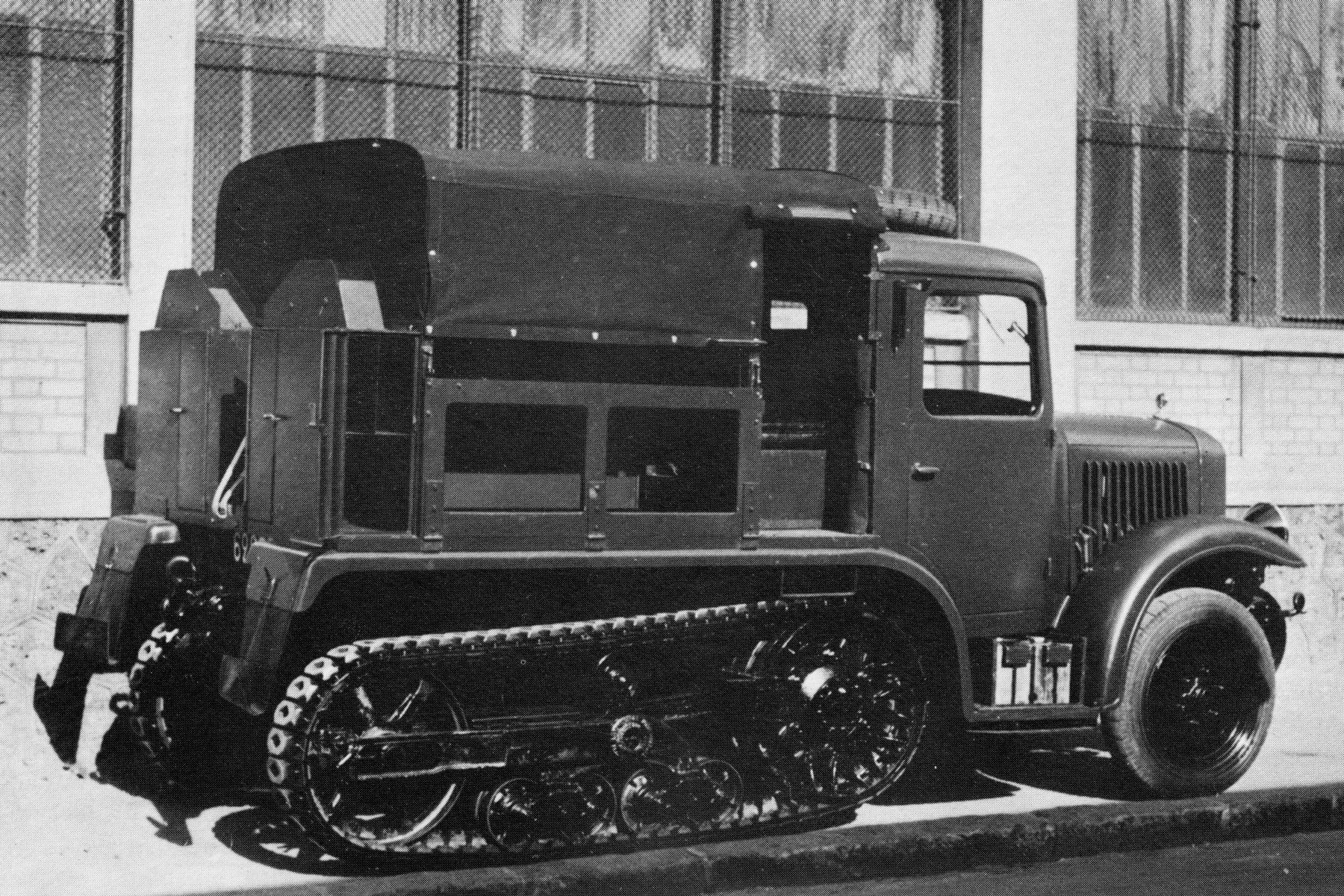 UNIC Center AG - Militärfahrzeuge - UNIC