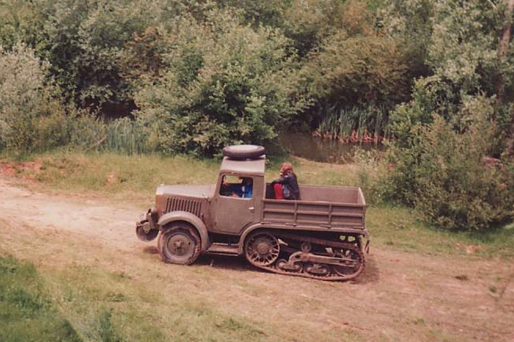 UNIC Center AG - Militärfahrzeuge - UNIC